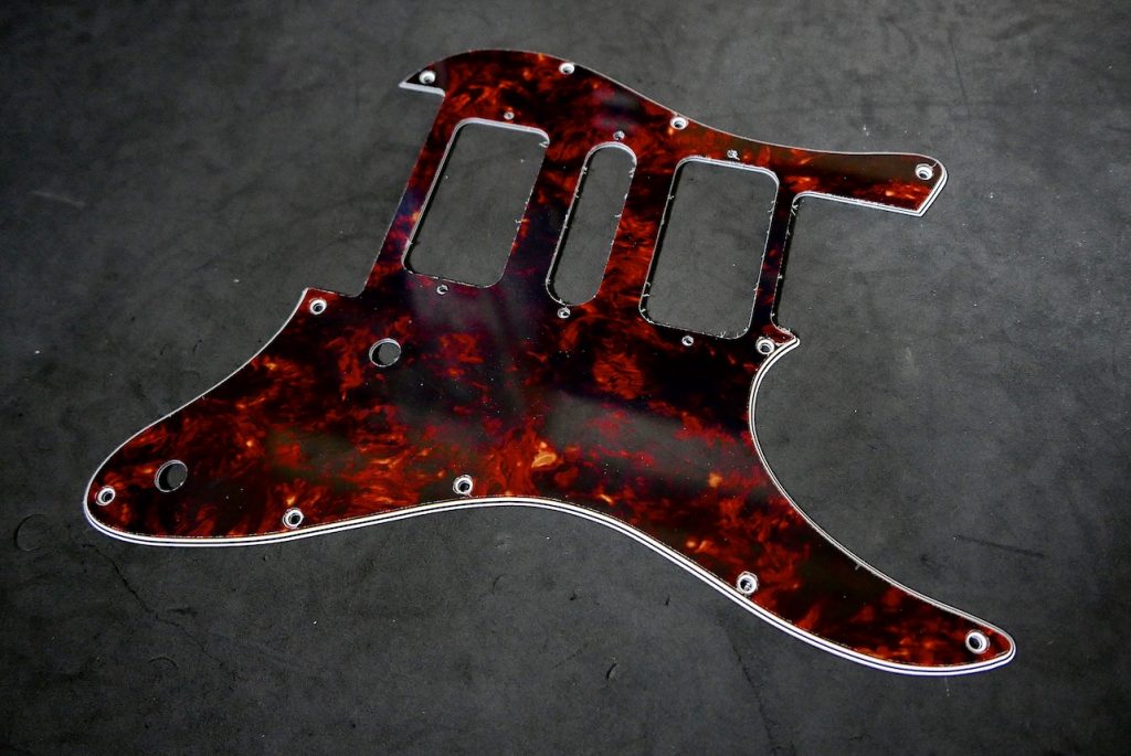 Schecter Custom Pickguard [쉑터 커스텀 픽가드] – stormguitar