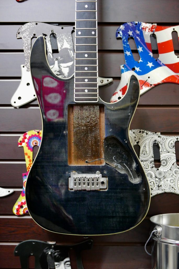 [Custom Pickguard] Samick Vallery Arts – stormguitar